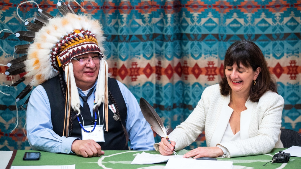 Alberta First Nation signs child welfare agreement with feds, without ...